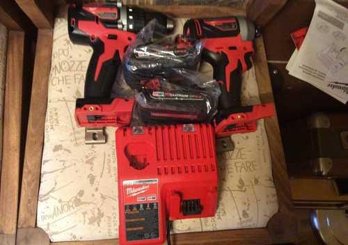 Milwaukee 2892-22 compact