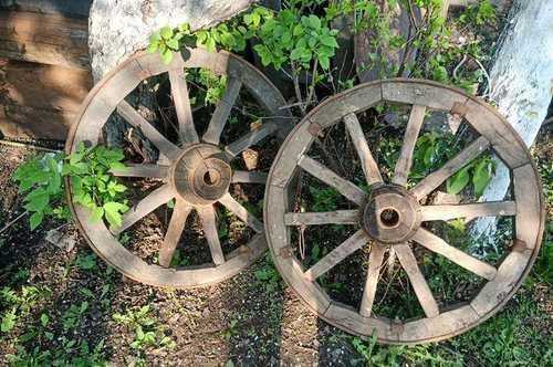 Деревянные колёса от конной телеги