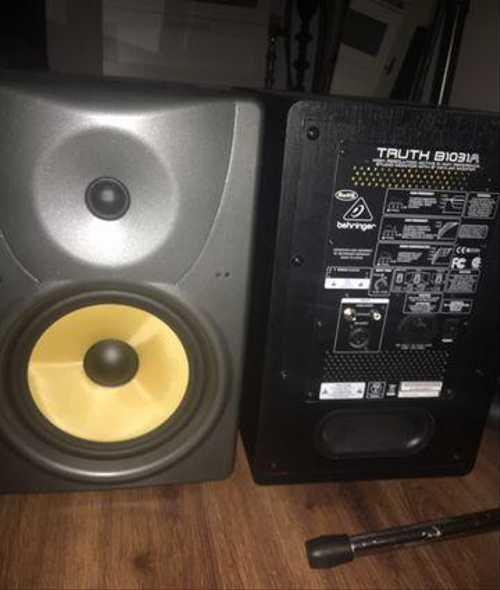 Мониторы behringer B1031A