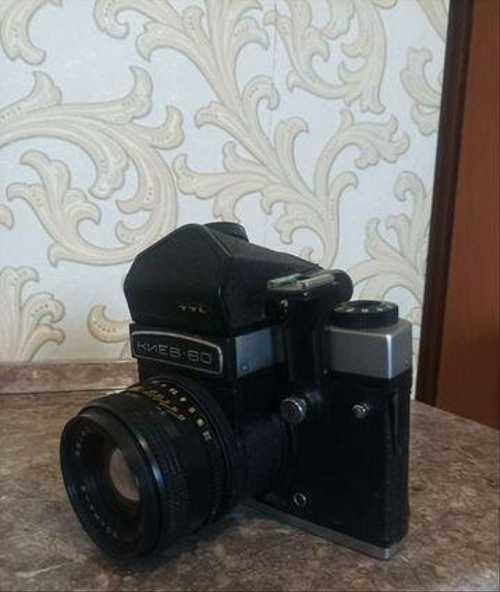 Пленочный зеркальный фотоаппарат Киев 60