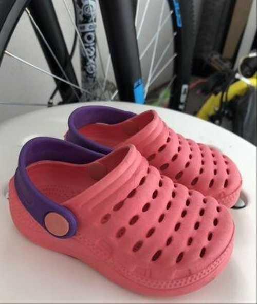Шлепки типа crocs