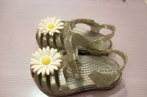 Сандалии Crocs Isabella Charm Sandal