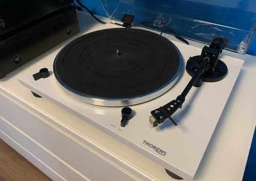 Виниловый проигрыватель Thorens TD201