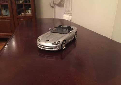 Dodge Viper srt-10 2003 1:18 Maisto