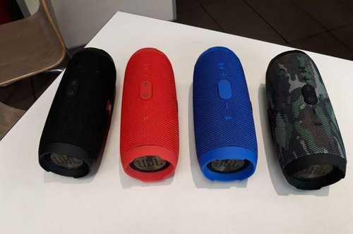 Колонка идет. Палёная колонка JBL charge 3. Колонка JBL чардж 3 подделка. JBL charge 3 подделка. JBL charge 3 оригинал vs подделка.