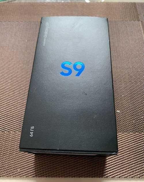 Пустая, но красивая коробка от Samsung s9