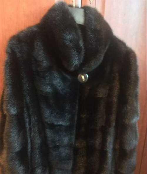 Шуба норковая, темнокоричнева, воротник стойка