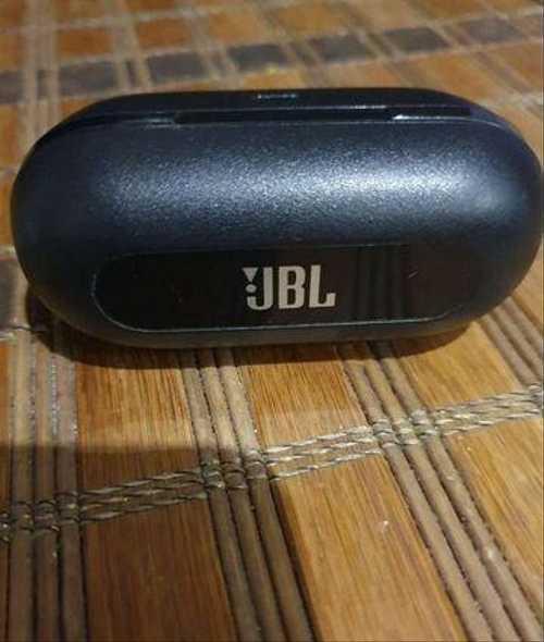 Футляр для наушников JBL