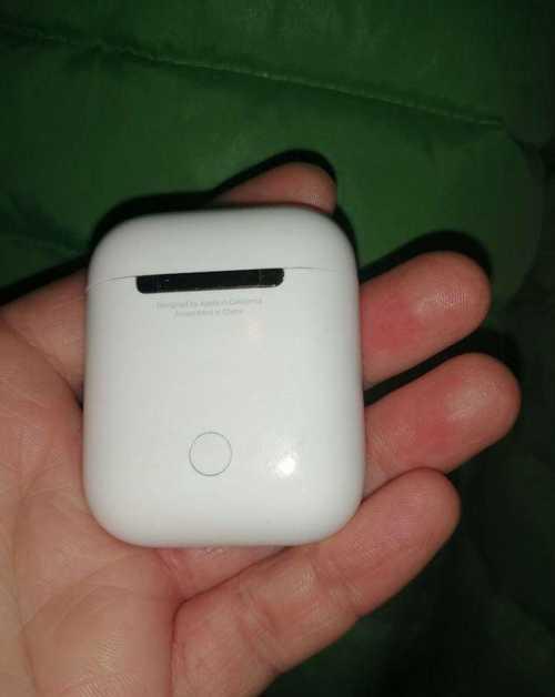 Найдены наушники AirPods
