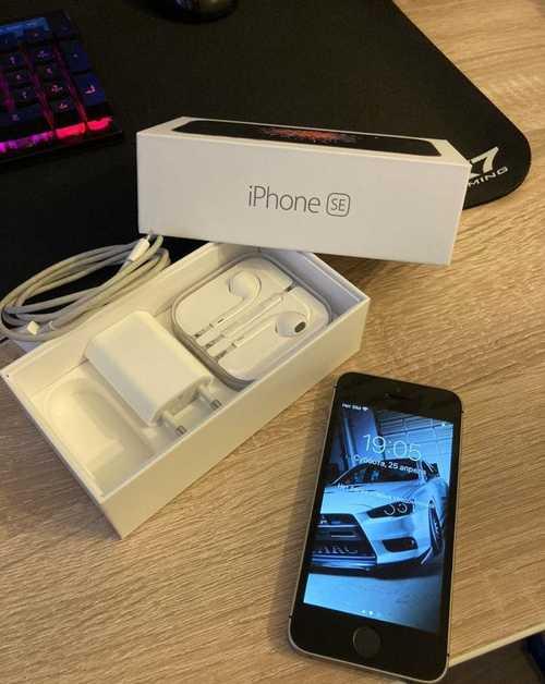 Телефон iPhone SE