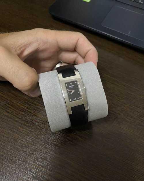 Женские часы Tissot T11.1.325.51