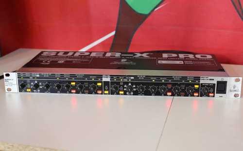 Кроссовер Behringer CX3400