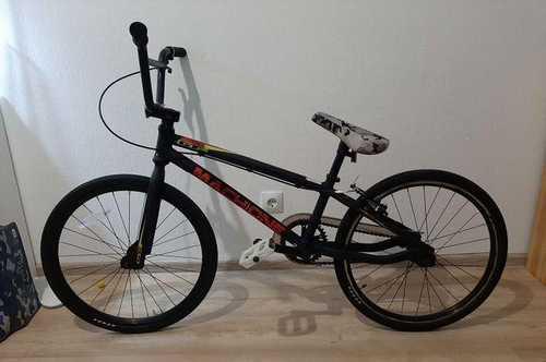 Велосипед BMX GT mach ONE expert