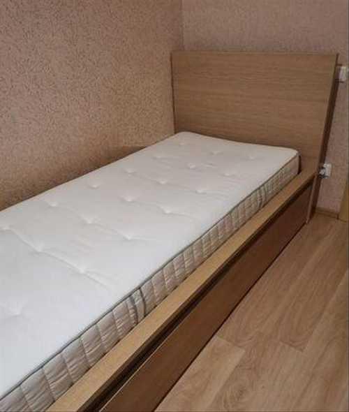 Кровать IKEA Мальм 90х200