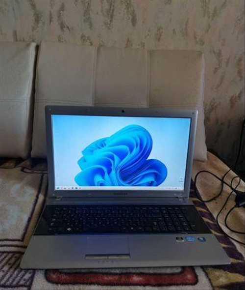Samsung rv720 17", 520m 4 ядра, 6gb ram, hdd 500gb
