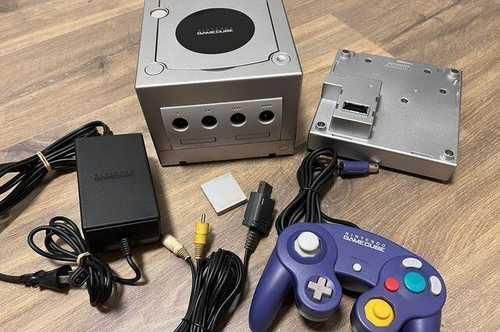Nintendo GameCube + GameBoy player