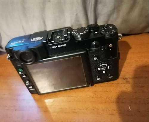 Компактный фотоаппарат fujifilm x10