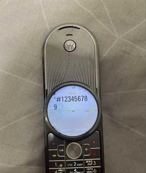 Телефон Motorola aura