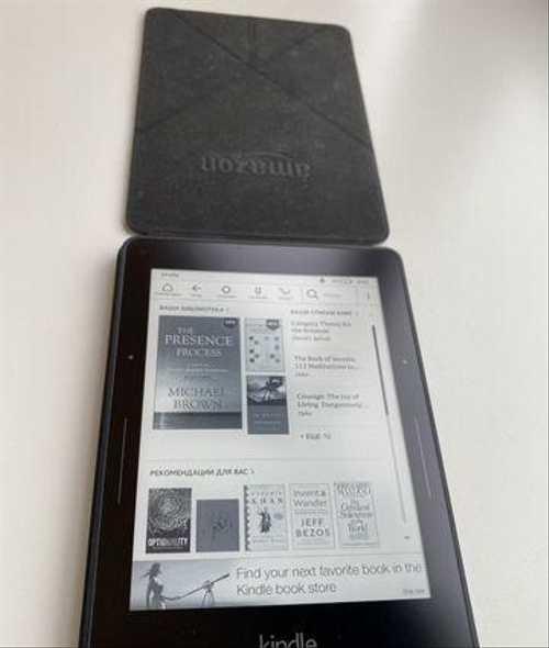 Электронная книга Amazon Kindle Voyage с чехлом