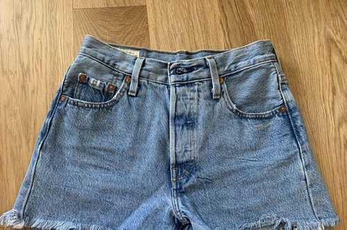 Женские шорты levis