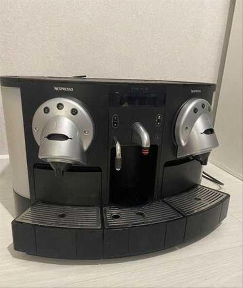 Кофемашина Nespresso Professional