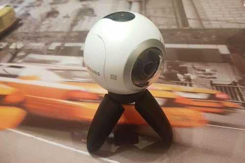 Панорамная камера Samsung gear 360