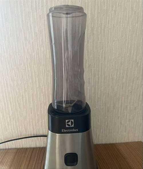 Блендер Electrolux ESB2500