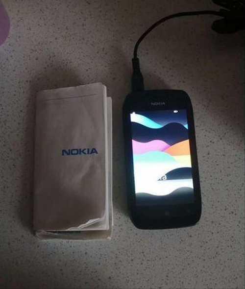 Телефон Nokia Lumia 710