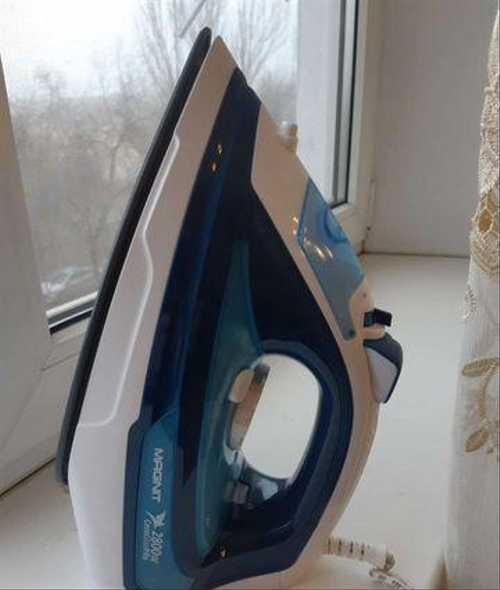 Утюг Magnit RMI-1960