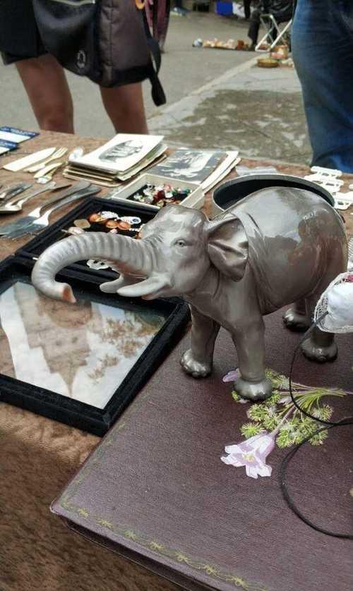 Слон фарфоровая статуэтка