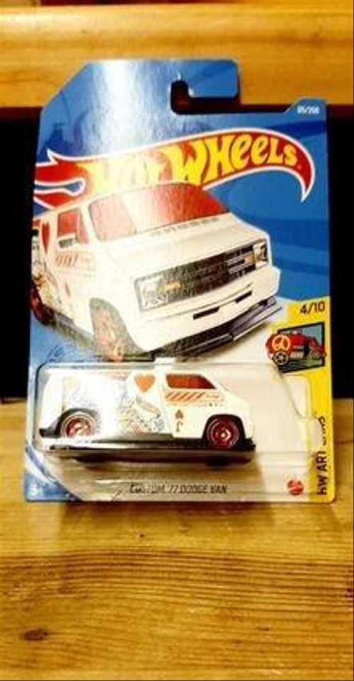 Hot Wheels Dodge Van Custom 1977 TreasureHunter