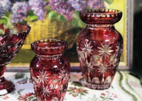 Две цветочные вазы малиновый хрусталь германия