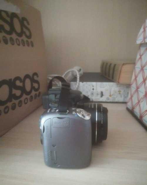 Полупрофессиональный фотоаппарат