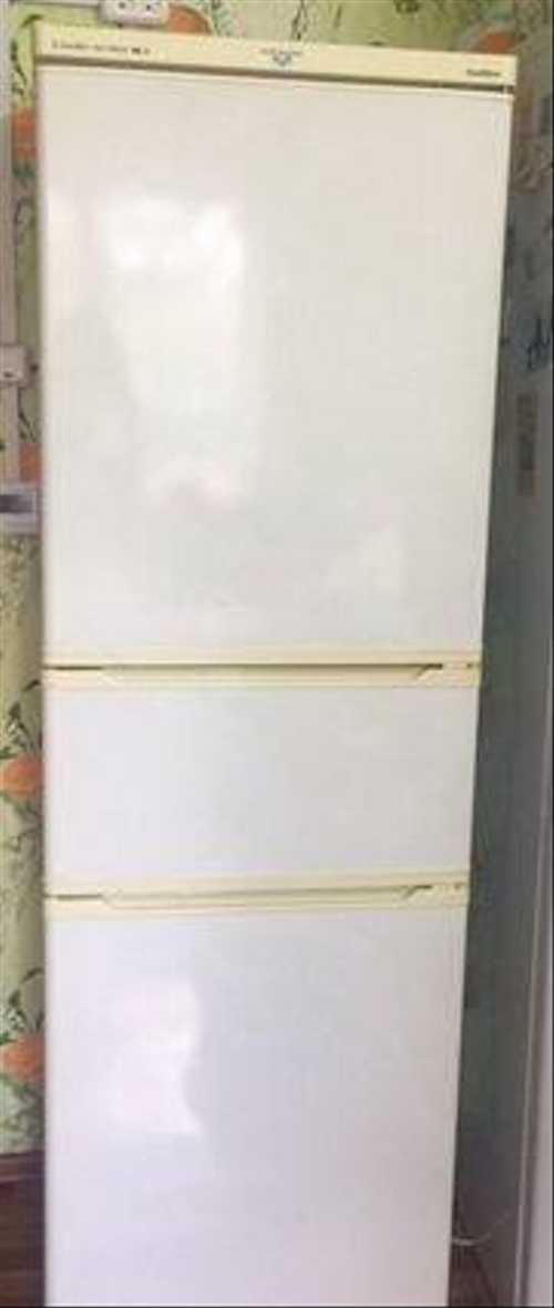 Холодильник трехкамерный GoldStar NO frost
