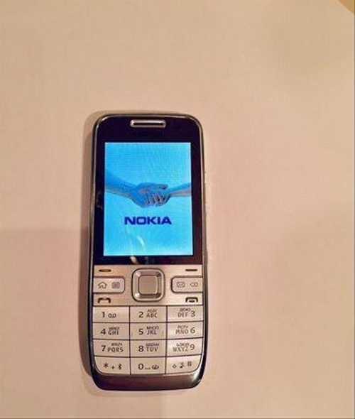 Телефон Nokia E52