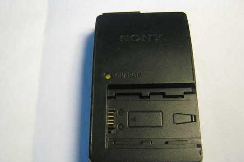 Зарядка Sony BC-csgb