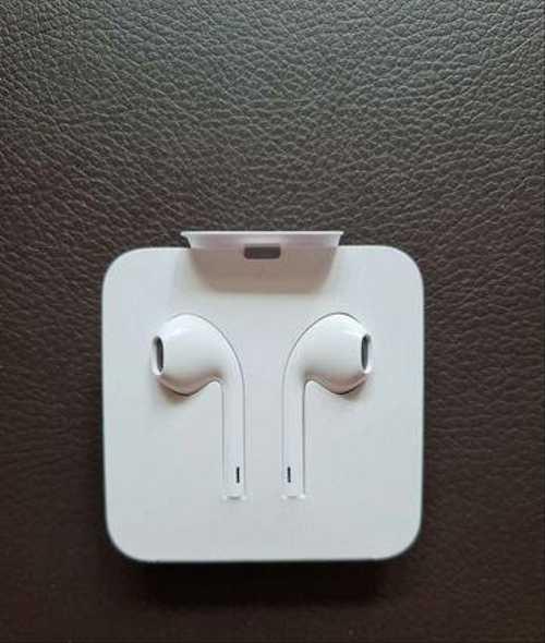 Наушники Apple EarPods (Lightning) белый