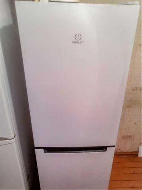 Холодильник Indesit df 4160 w