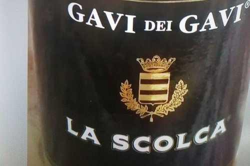 Пустая бутылка вина Gavi del Gavi. La Scolca 2019