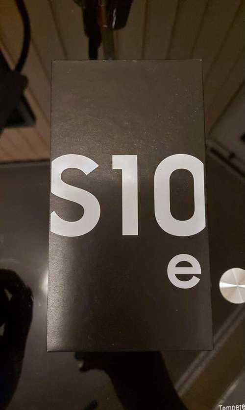 Коробка от Samsung s10e