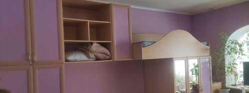 Двухъярусная кровать со шкафом и ящиками