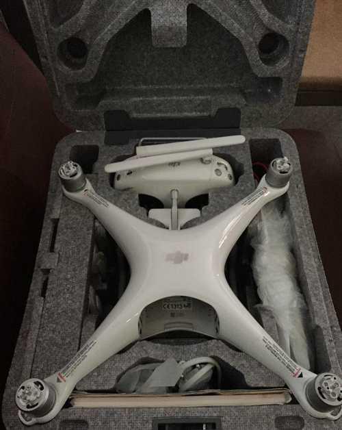 Квадрокоптер DJI Phantom 4 pro