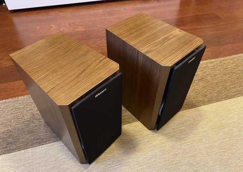Полочная акустика Dynaudio Focus 160 цвет орех