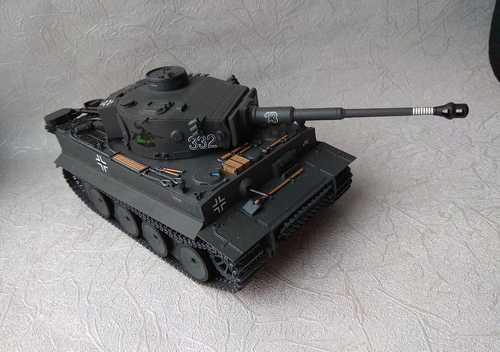 Модель танка Tiger 1 Ausf E 1:35 от Звезды