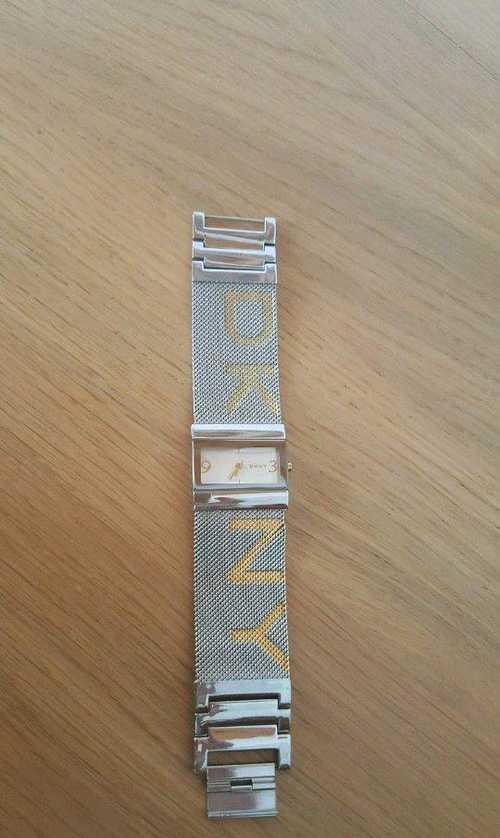 Часы dkny