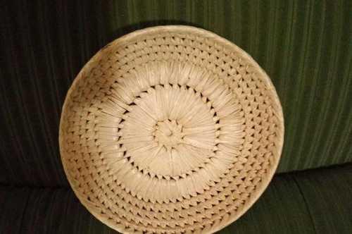 Плетеная тарелка,диаметр24;высота 5 см
