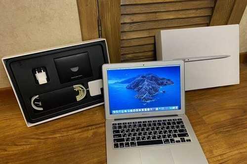MacBook Air 13" 2017 (с полным комплектом)