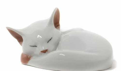 Фарфоровая фигура "Спящая Кошка". Royal Copenhagen