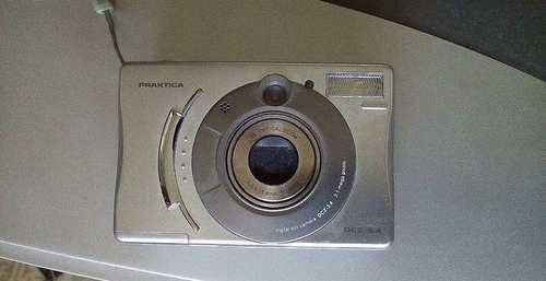 Компактный фотоаппарат