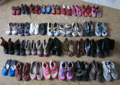 35 пар обуви на девочек